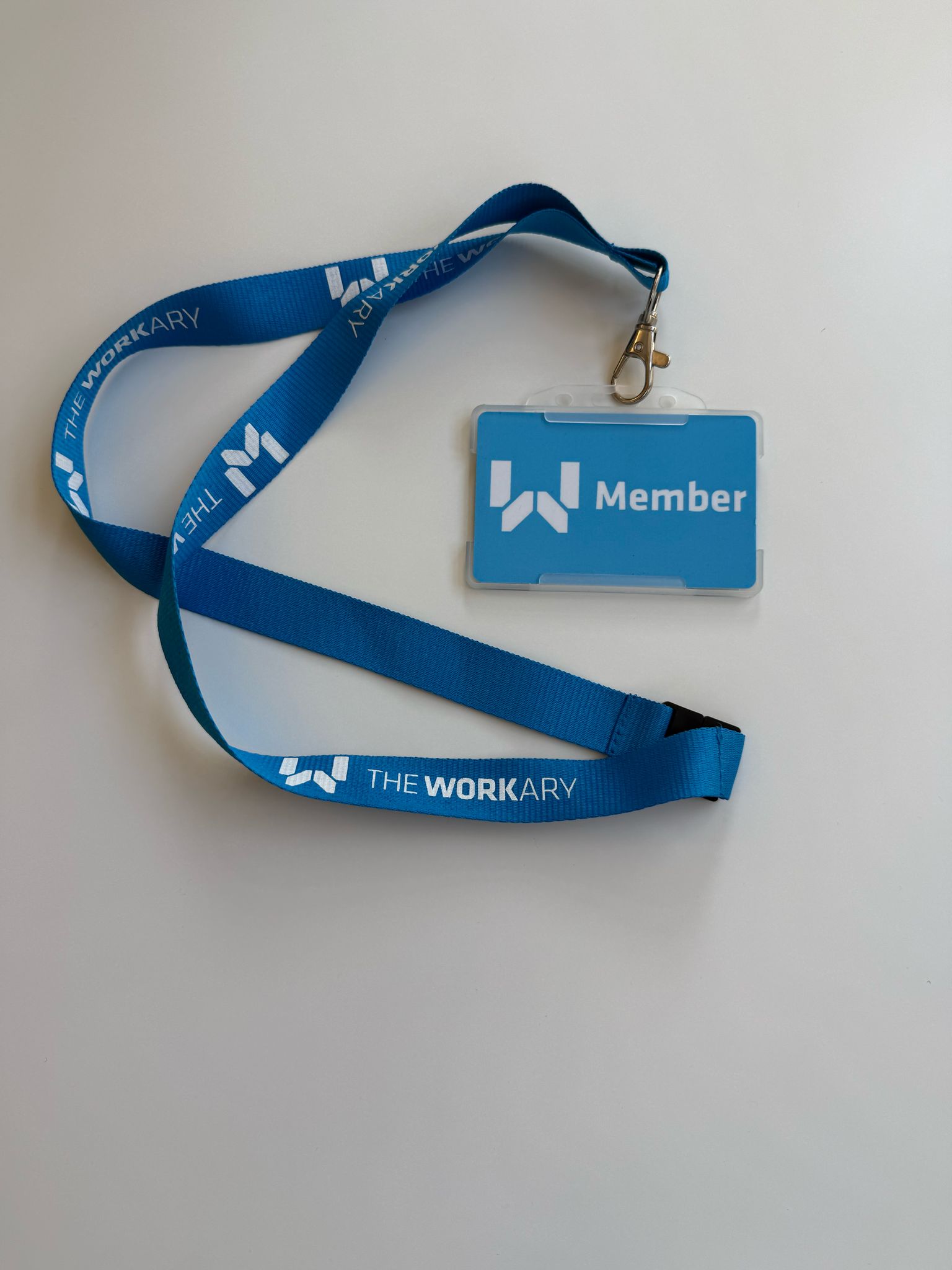 Complete Set: Member lanyard / branded card / plastic card holder
